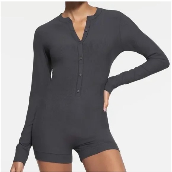 SKIMS | Pants & Jumpsuits | Skims Nwt Soft Lounge Henley Onesie ...